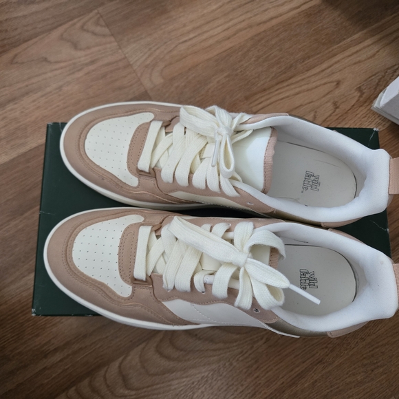 wild fable | Shoes | Wild Fable Cream And Tan Sneakers Minimalist ...